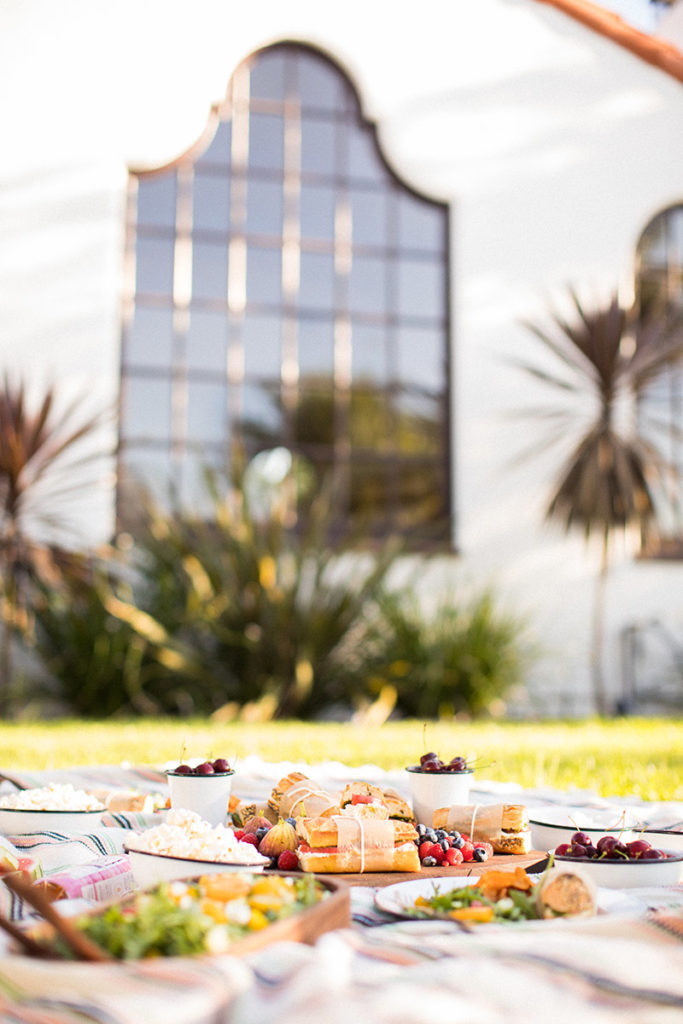 summer essential: the front yard picnic – A House in the Hills
