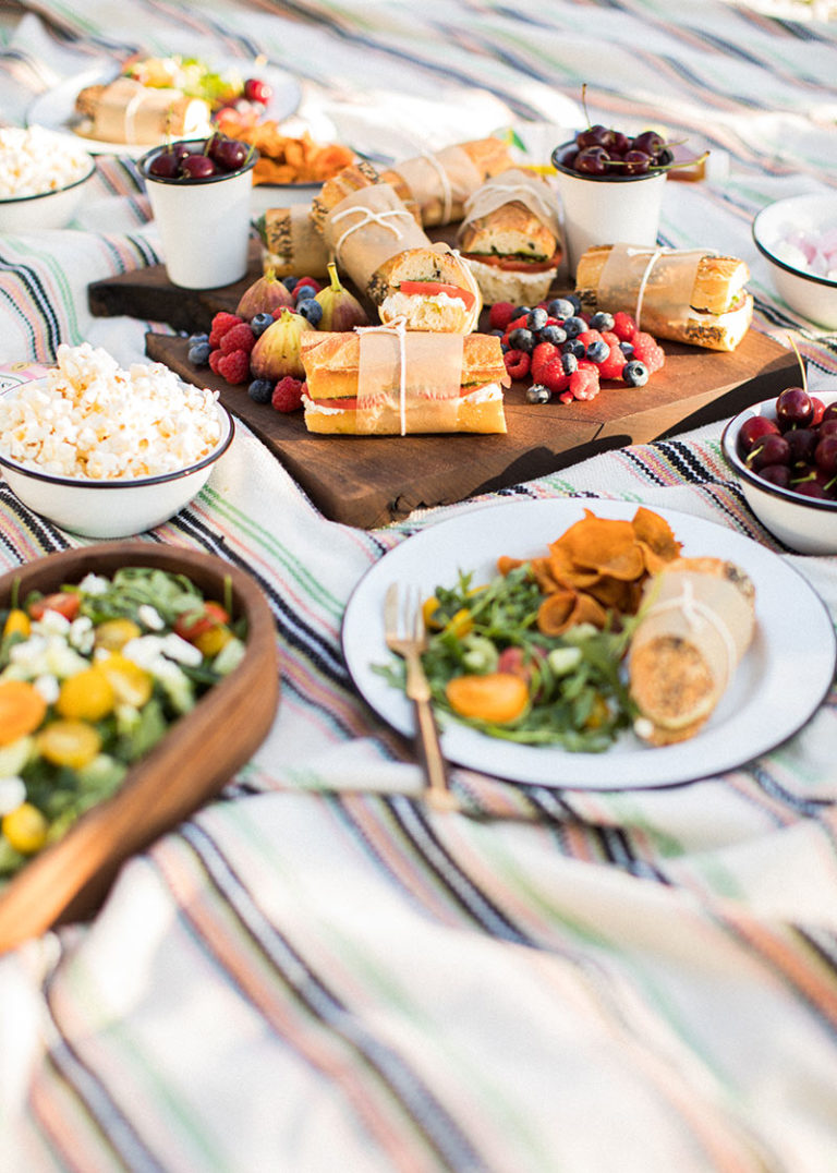 summer essential: the front yard picnic – A House in the Hills