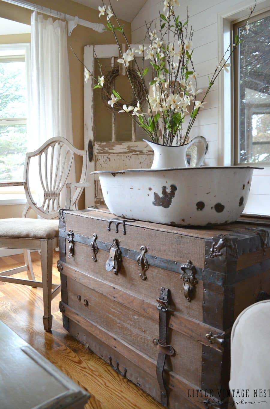 The Essential Elements of a Vintage-Style Home - A House in the Hills