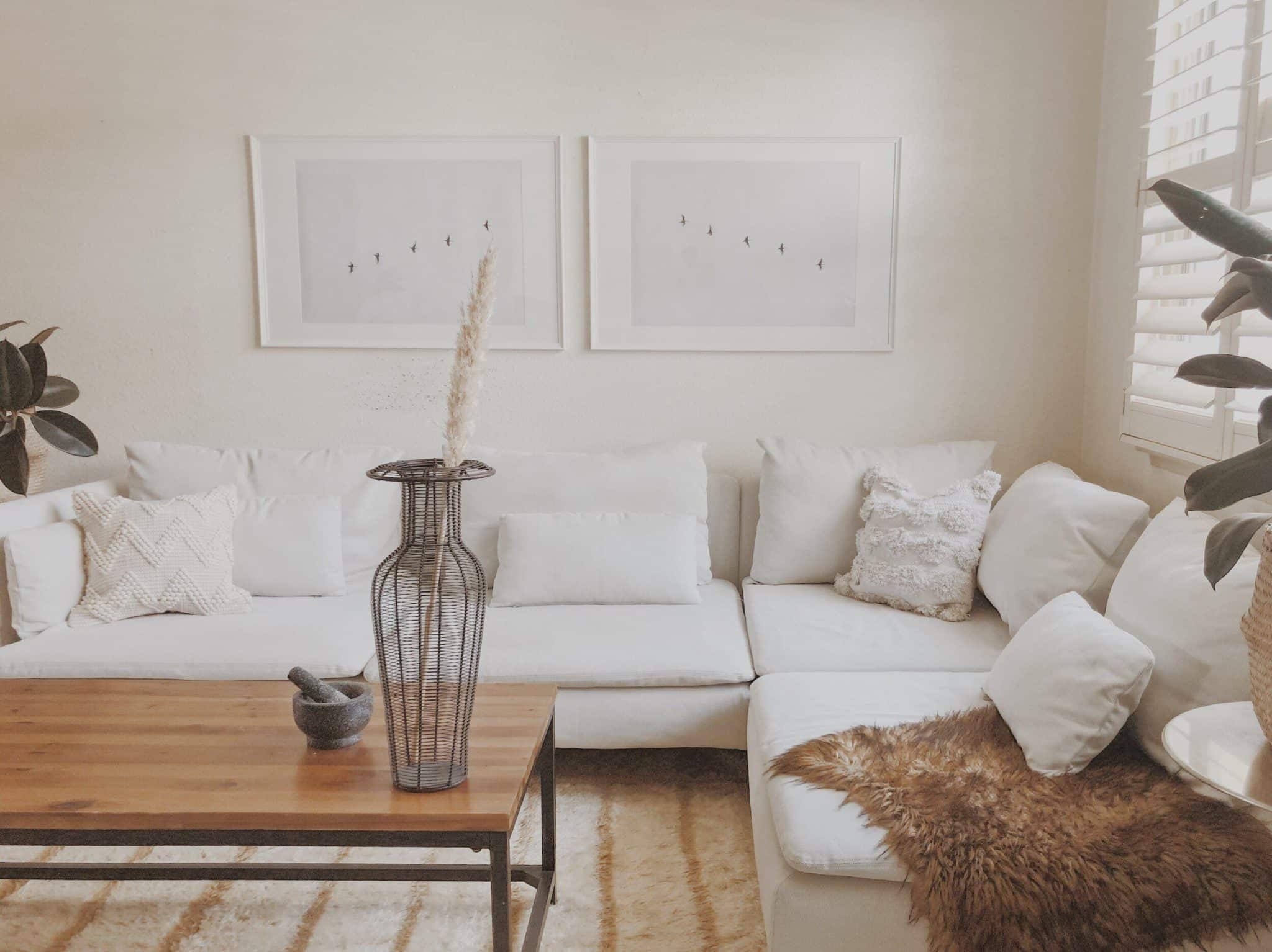 Minimal Decor Ideas for a Clean and Serene Living Space - A House in ...