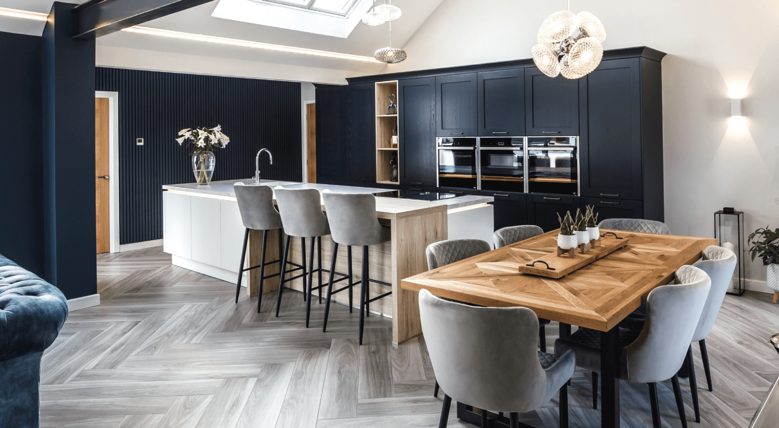 How to Mix Traditional and Modern Elements in Kitchen Design? - A House ...