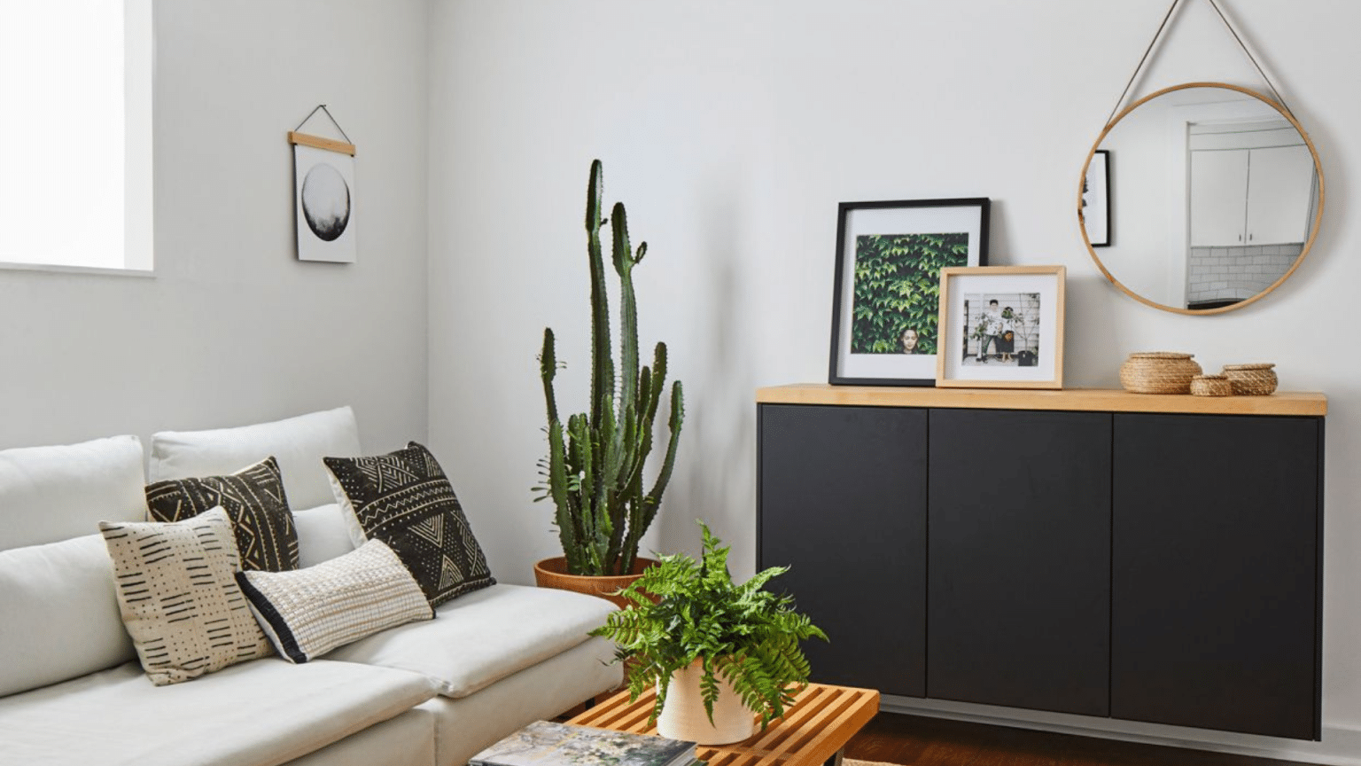 What Defines a Traditional Hindu House? - A House in the Hills