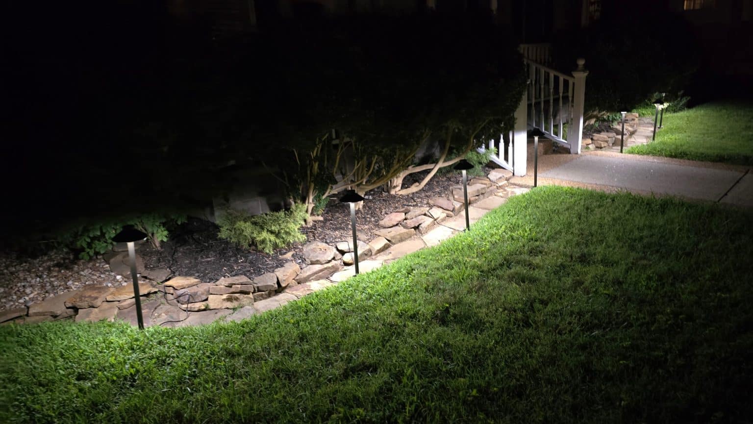 How to Choose the Right Height for Pathway Lights: A Step-by-Step Guide ...