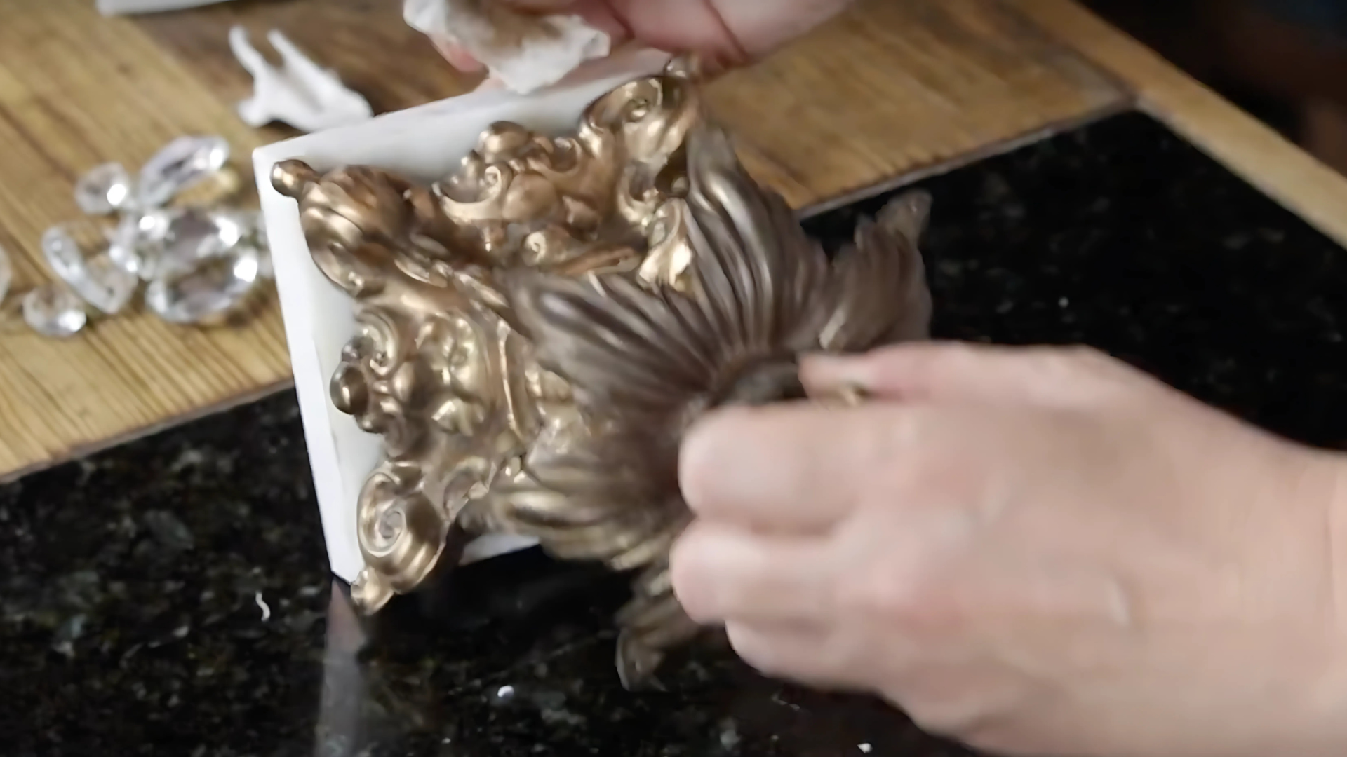 A Guide on How to Use Rub N Buff - A House in the Hills