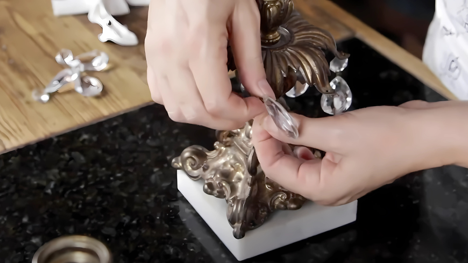 A Guide on How to Use Rub N Buff - A House in the Hills