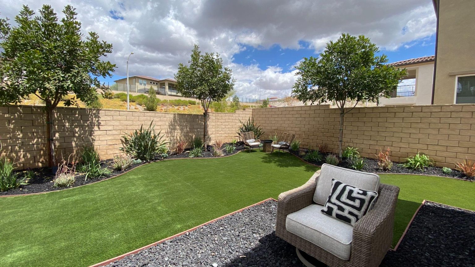 Garrison Architecture: Features and Modern Updates - A House in the Hills