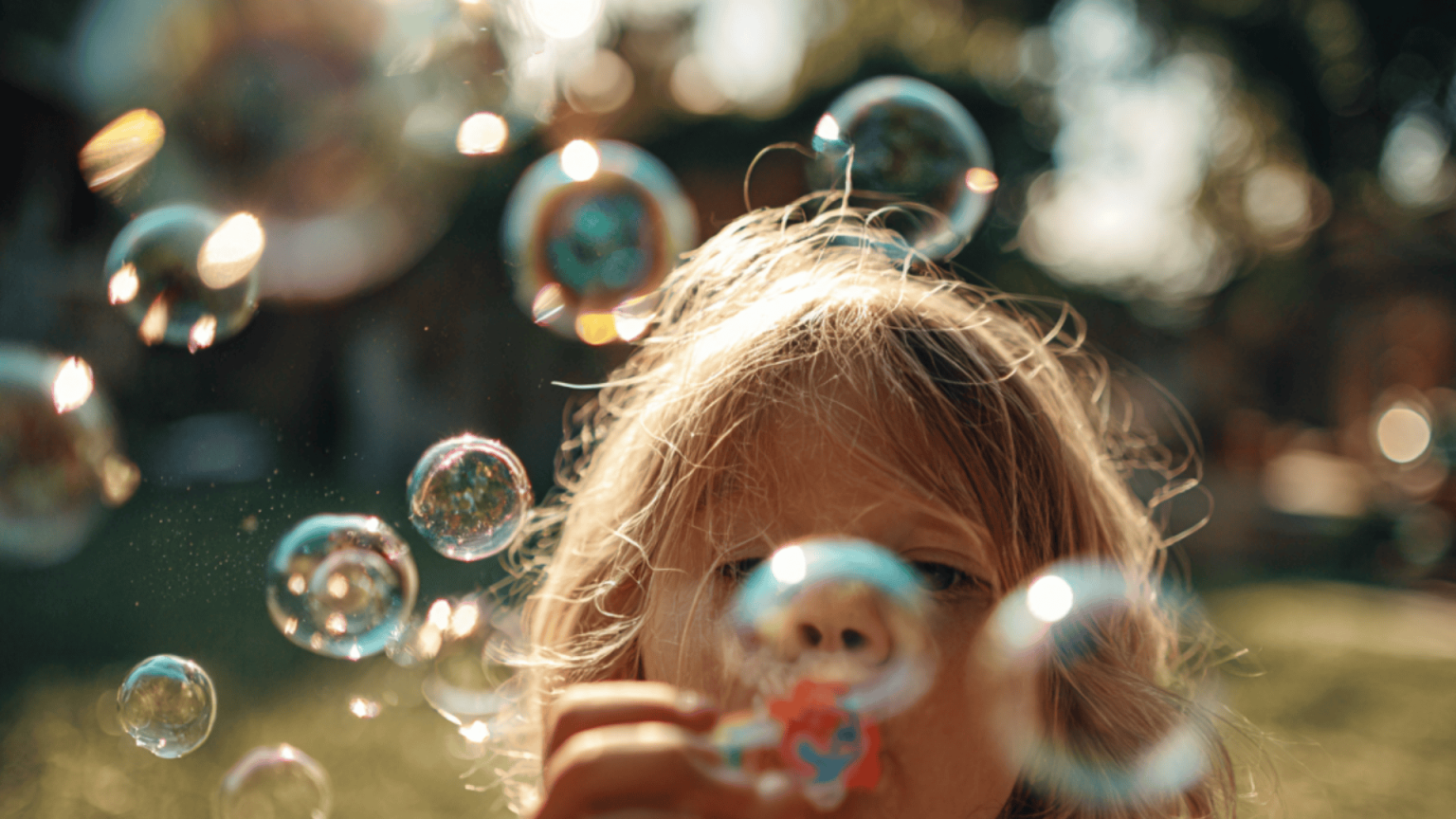 Best DIY Bubble Solution Recipes That Work - A House in the Hills