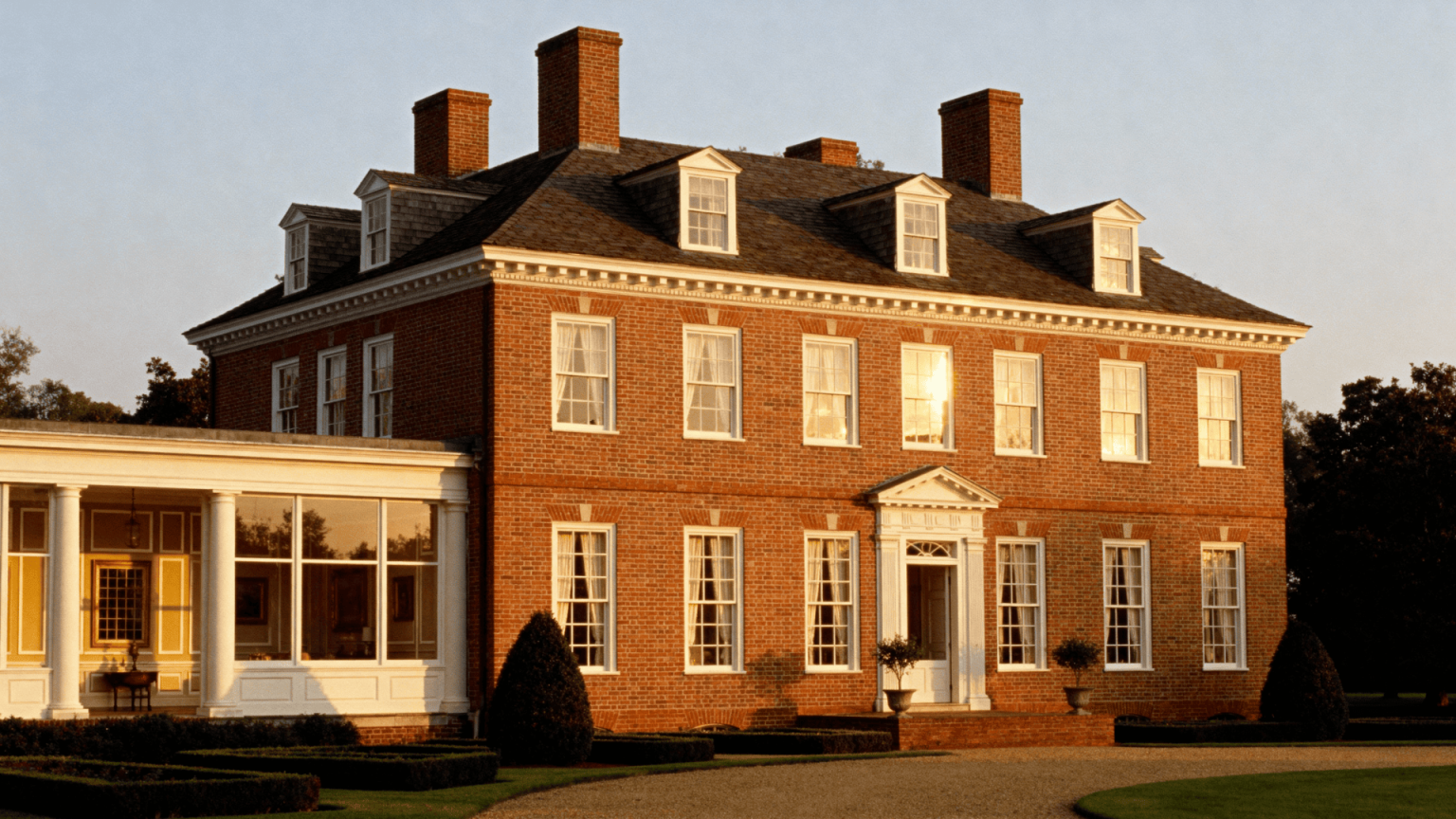 Plantation Style Homes: Complete Southern Design Guide - A House in the ...