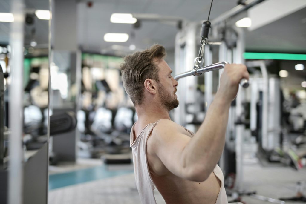 Lat Pulldown Machines Explained: Benefits, Muscles Worked, and Proper ...